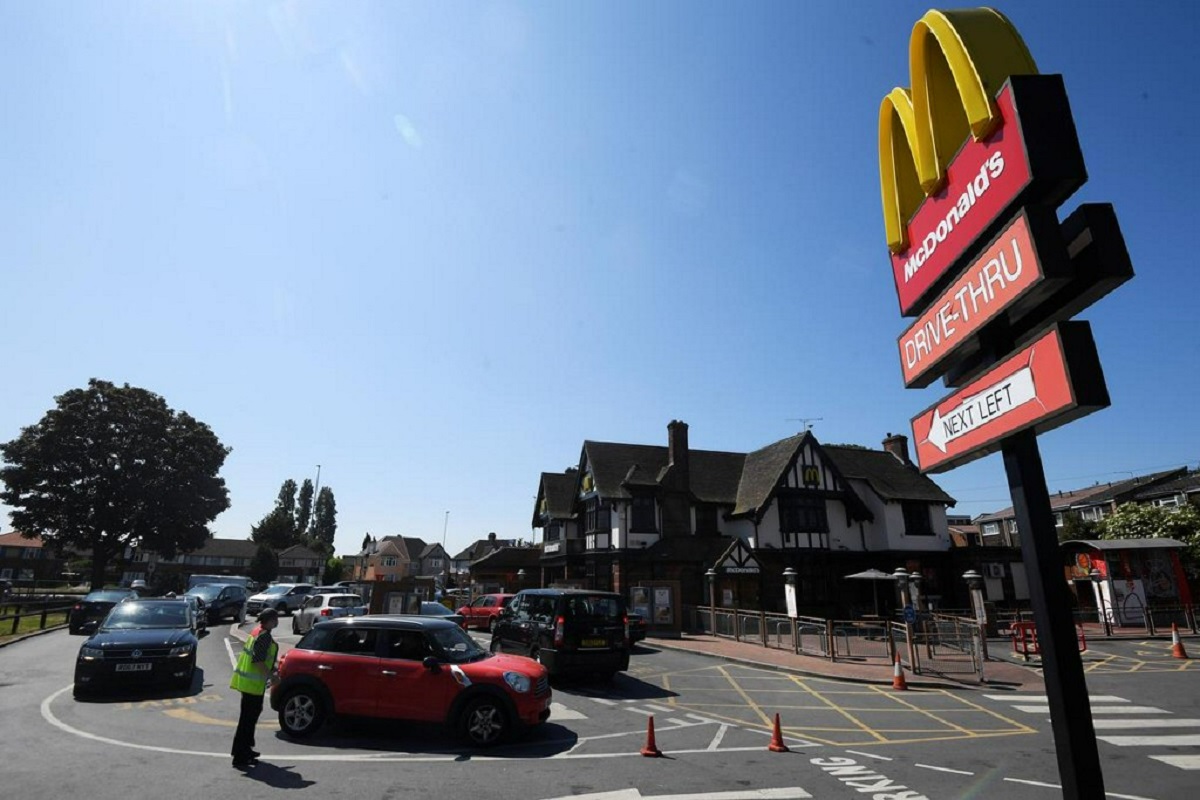 Customers obliged to wear face masks in McDonald's | NewsHub.co.uk