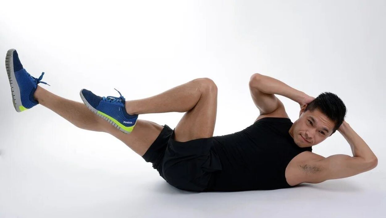 Crunches: an effective way to develop the abdominals | NewsHub.co.uk