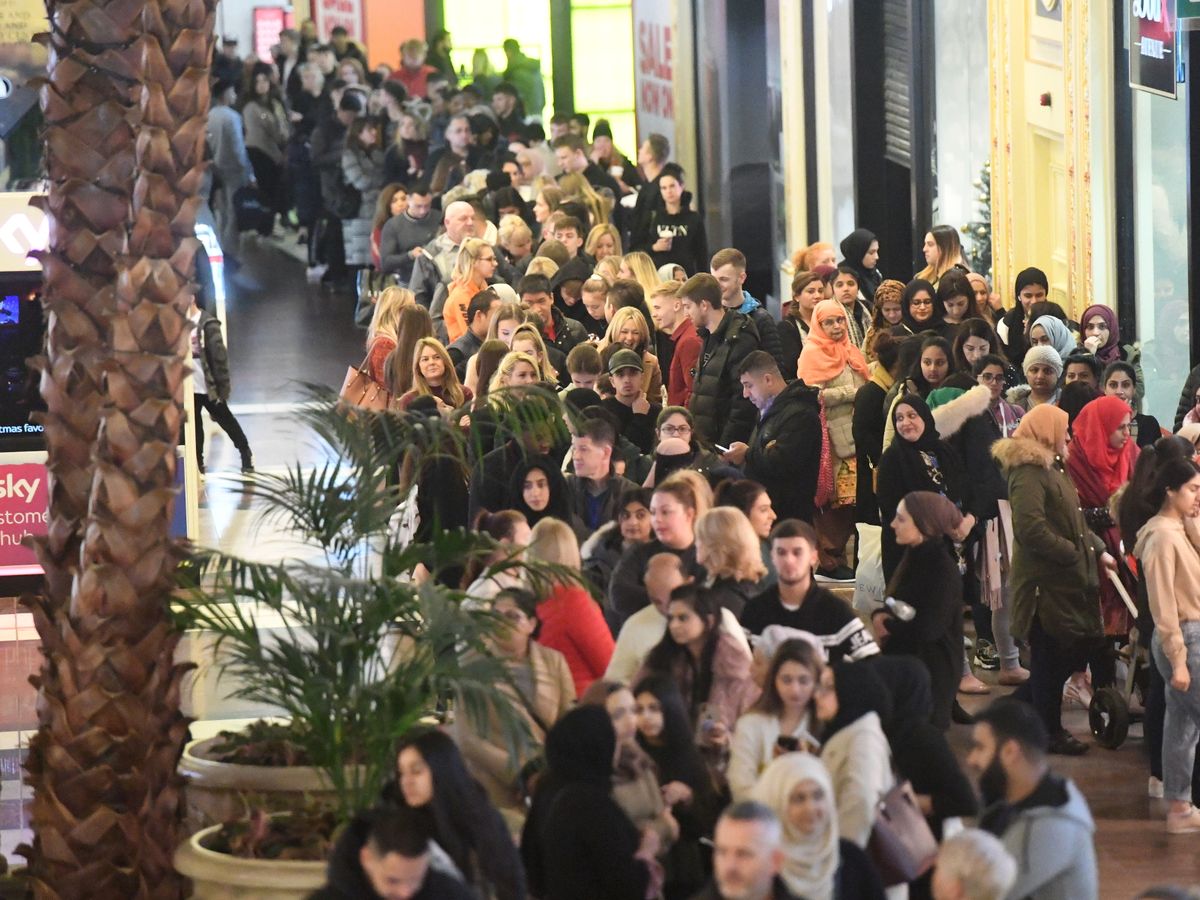 Trafford Centre: crowds of people flocked to sales | NewsHub.co.uk