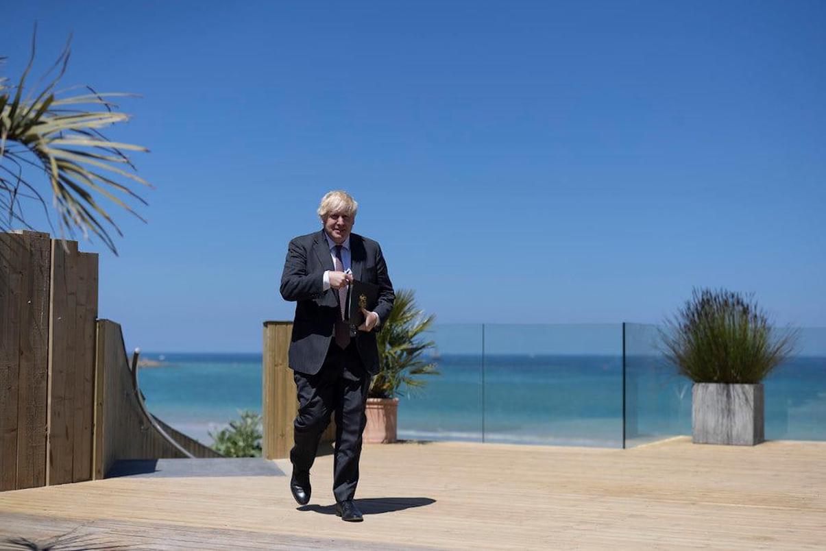 Lockdown ease in England hold by four weeks | NewsHub